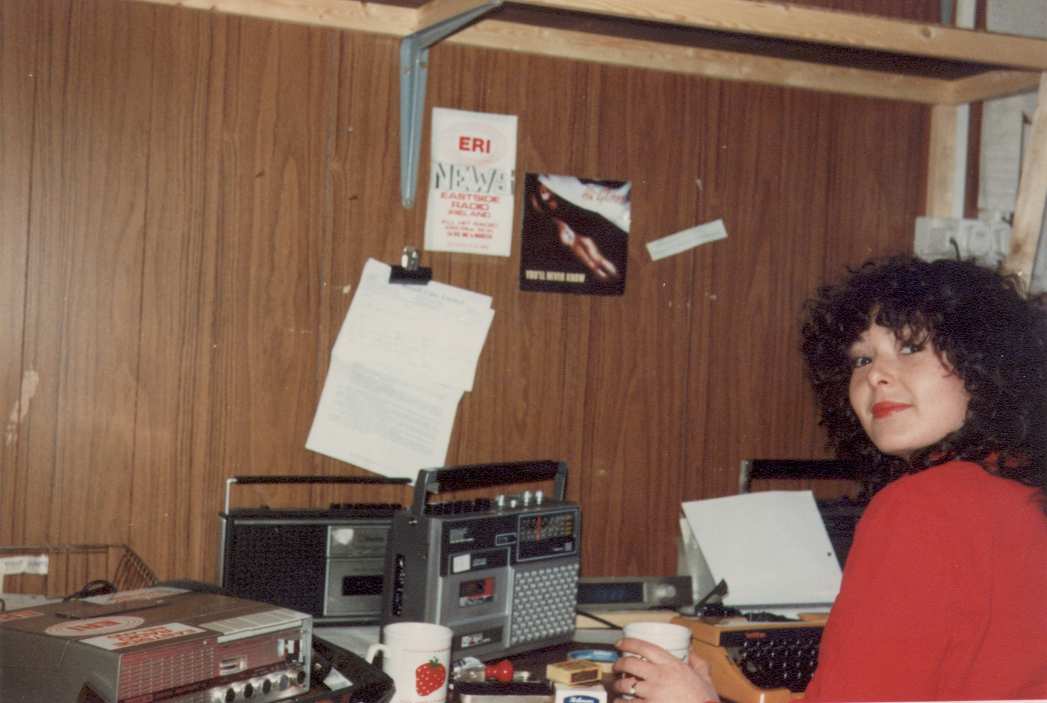 Live overnight ERI from 1985 - Irish Pirate Radio Audio Archive