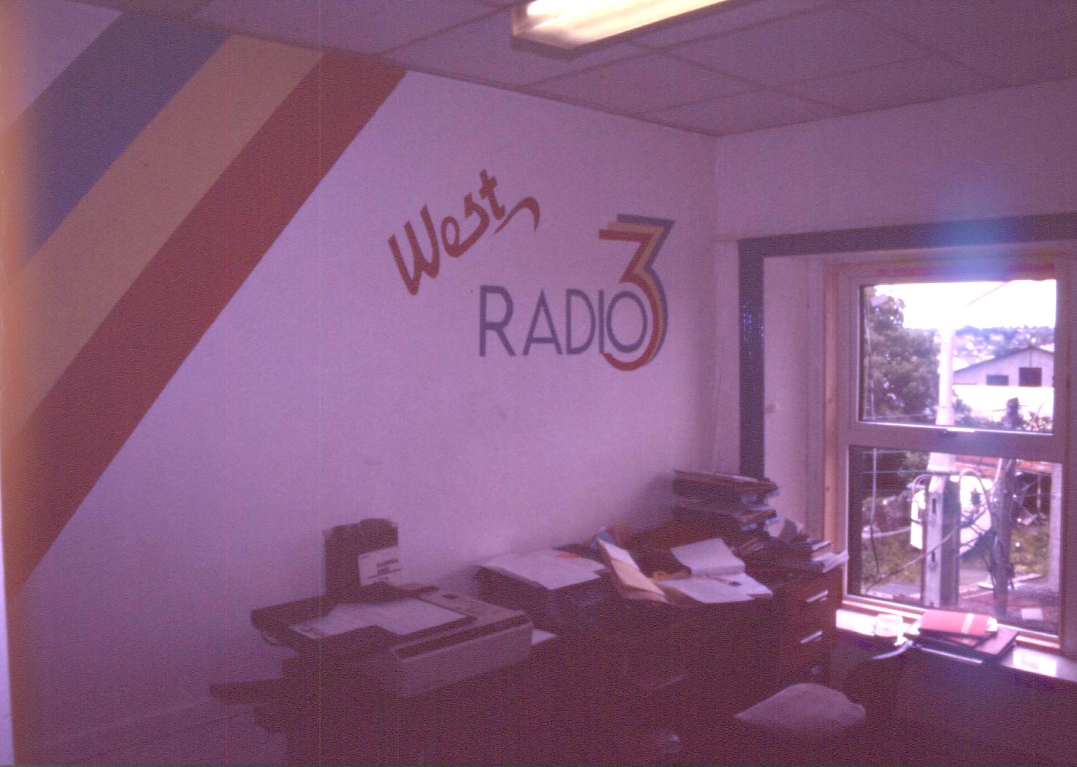 Radio West Anoraks Show as pirate closedowns approach - Irish Pirate ...